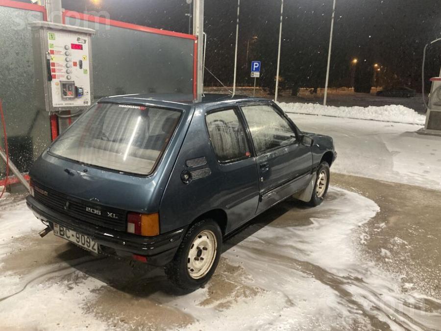 Blue Peugeot 205 1984 in Kuldiga, with an engine capacity of 1.40 L and mileage of 158 thousand km for 2150 €, photo 9 on AUTOMOTO.COM.LV