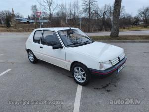 Balts Peugeot 205 1990 Tallina, ar dzinēja tilpumu 1.10 L un nobraukumu 71 tūkst. km par 3990 €, foto  vietnē AUTOMOTO.COM.LV