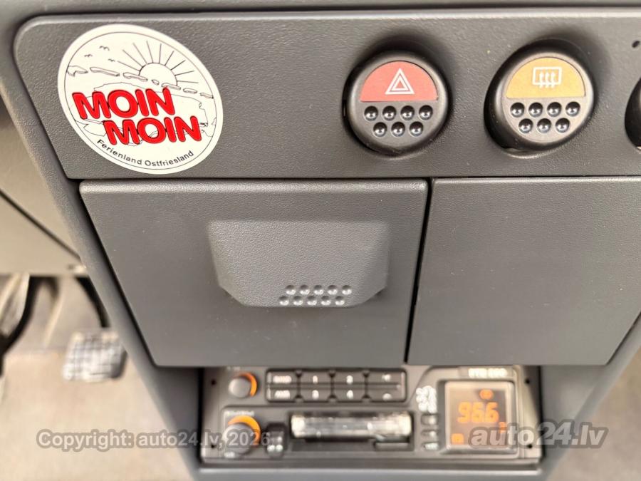 Balts Peugeot 205 1990 Tallina, ar dzinēja tilpumu 1.10 L un nobraukumu 71 tūkst. km par 3300 €, foto 7 vietnē AUTOMOTO.COM.LV