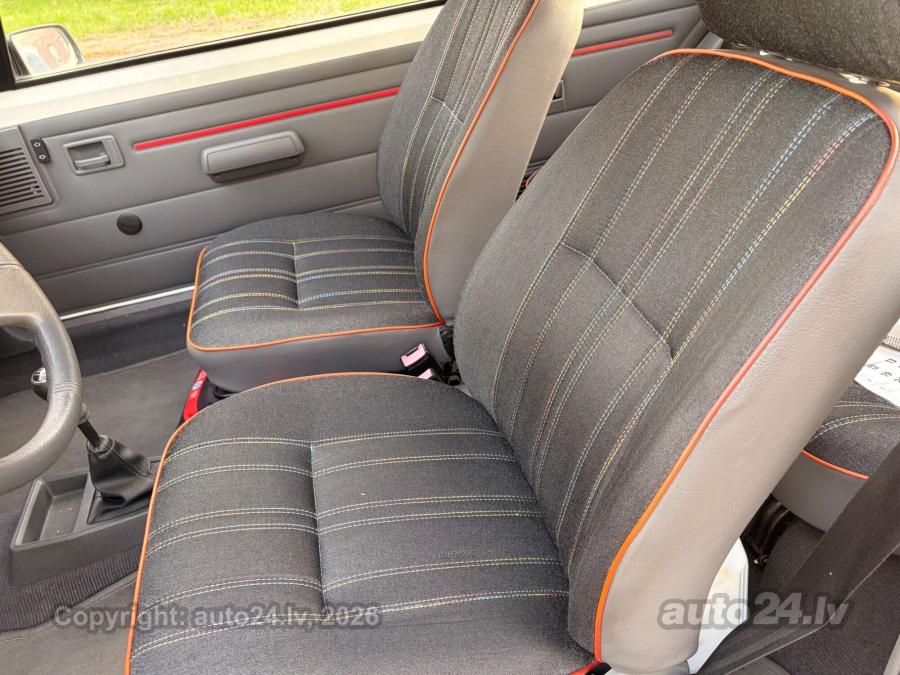 Balts Peugeot 205 1990 Tallina, ar dzinēja tilpumu 1.10 L un nobraukumu 71 tūkst. km par 3300 €, foto 10 vietnē AUTOMOTO.COM.LV