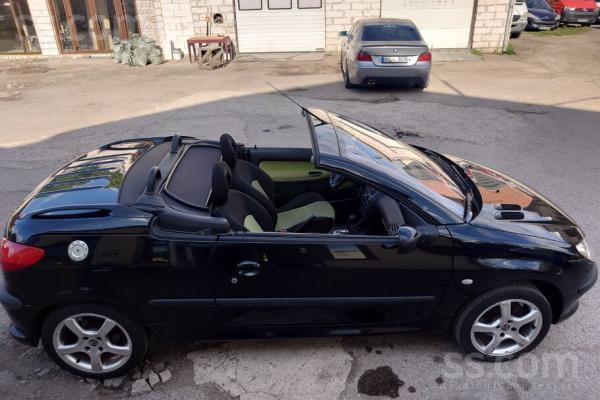 Black Peugeot 206 2001 in Liepaja, with an engine capacity of 1.60 L and mileage of 180 thousand km for 850 €, photo 4 on AUTOMOTO.COM.LV