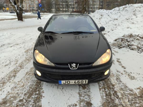 Black Peugeot 206 2002 in Riga, with an engine capacity of 1.60 L and mileage of 156 thousand km for 650 €, photo 1 on AUTOMOTO.COM.LV