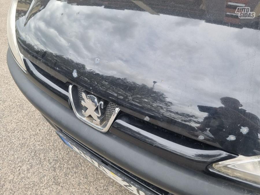 Melns Peugeot 206 2004 Viļņa, ar dzinēja tilpumu 2.00 L un nobraukumu 173 tūkst. km par 1850 €, foto 15 vietnē AUTOMOTO.COM.LV