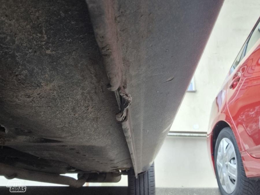 Melns Peugeot 206 2004 Viļņa, ar dzinēja tilpumu 2.00 L un nobraukumu 173 tūkst. km par 1850 €, foto 16 vietnē AUTOMOTO.COM.LV