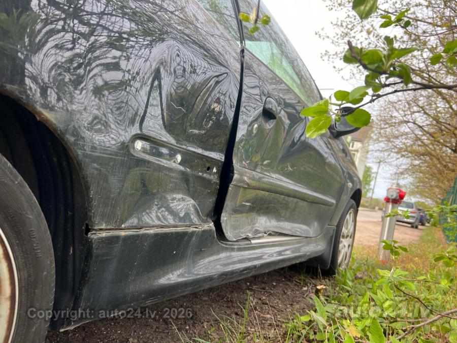 Черный Пежо 206 2006 в Тарту, объемом двигателя 1.60 л и пробегом 95 тыс. км за 999 €, фото 14 на AUTOMOTO.COM.LV