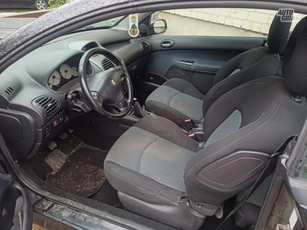 Peugeot 206 2006 Viļņa vietnē Melns Peugeot 206 2006 Viļņa, ar dzinēja tilpumu 1.60 L un nobraukumu 300 tūkst. km par 700 €, foto 6 vietnē AUTOMOTO.COM.LV
