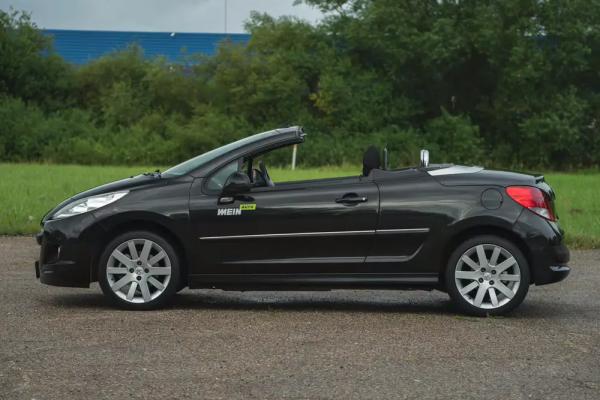 Black Peugeot 206 2009 in Liepaja, with an engine capacity of 1.60 L and mileage of 203 thousand km for 3500 €, photo 2 on AUTOMOTO.COM.LV