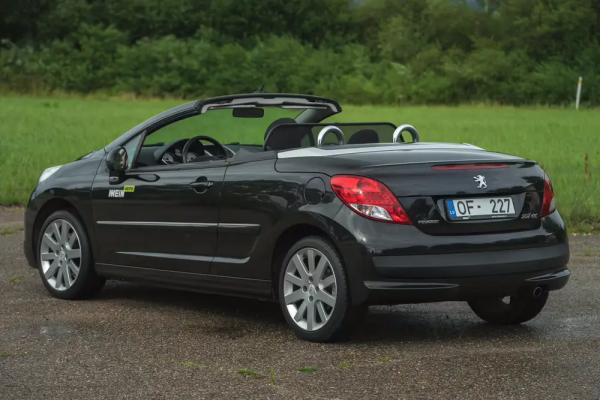 Black Peugeot 206 2009 in Liepaja, with an engine capacity of 1.60 L and mileage of 203 thousand km for 3500 €, photo 3 on AUTOMOTO.COM.LV
