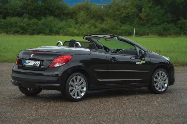Black Peugeot 206 2009 in Liepaja, with an engine capacity of 1.60 L and mileage of 203 thousand km for 3500 €, photo 5 on AUTOMOTO.COM.LV