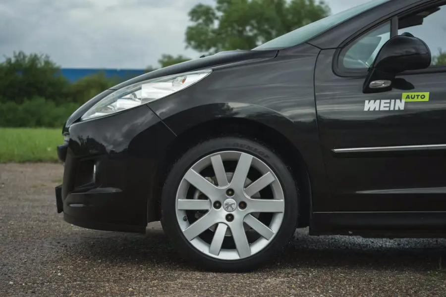 Melns Peugeot 206 2009 Liepāja, ar dzinēja tilpumu 1.60 L un nobraukumu 203 tūkst. km par 3500 €, foto 11 vietnē AUTOMOTO.COM.LV