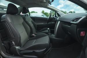 Melns Peugeot 206 2009 Liepāja, ar dzinēja tilpumu 1.60 L un nobraukumu 203 tūkst. km par 3500 €, foto 19 vietnē AUTOMOTO.COM.LV