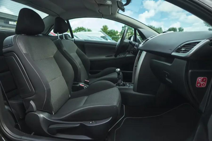 Melns Peugeot 206 2009 Liepāja, ar dzinēja tilpumu 1.60 L un nobraukumu 203 tūkst. km par 3500 €, foto 19 vietnē AUTOMOTO.COM.LV