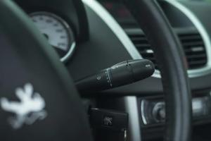 Melns Peugeot 206 2009 Liepāja, ar dzinēja tilpumu 1.60 L un nobraukumu 203 tūkst. km par 3500 €, foto 27 vietnē AUTOMOTO.COM.LV