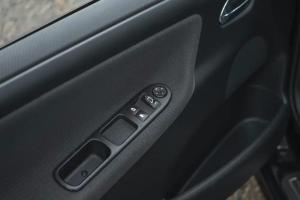Melns Peugeot 206 2009 Liepāja, ar dzinēja tilpumu 1.60 L un nobraukumu 203 tūkst. km par 3500 €, foto 28 vietnē AUTOMOTO.COM.LV