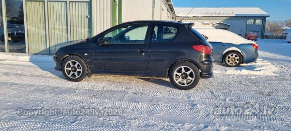 Black Peugeot 206 2003 in Paide, with an engine capacity of 2.00 L and mileage of 0 thousand km for 2990 €, photo 2 on AUTOMOTO.COM.LV