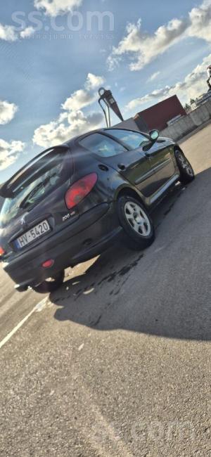 Black Peugeot 206 2004 in Saldus, with an engine capacity of 1.40 L and mileage of 344 thousand km for 700 €, photo 4 on AUTOMOTO.COM.LV