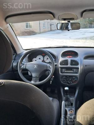 Melns Peugeot 206 2005 Talsi, ar dzinēja tilpumu 1.10 L un nobraukumu 201 tūkst. km par 1100 €, foto 2 vietnē AUTOMOTO.COM.LV