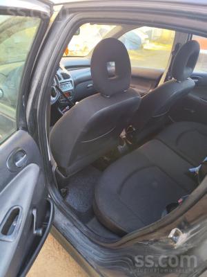 Melns Peugeot 206 2006 Rīga, ar dzinēja tilpumu 1.40 L un nobraukumu 190 tūkst. km par 1200 €, foto 3 vietnē AUTOMOTO.COM.LV