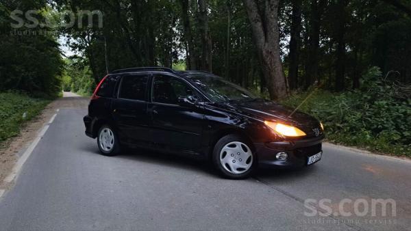 Melns Peugeot 206 2003 Ludza, ar dzinēja tilpumu 1.40 L un nobraukumu 257 tūkst. km par 1000 €, foto 3 vietnē AUTOMOTO.COM.LV