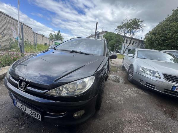 Melns Peugeot 206 2006 Kauņa, ar dzinēja tilpumu 1.56 L un nobraukumu 302 tūkst. km par 500 €, foto 2 vietnē AUTOMOTO.COM.LV