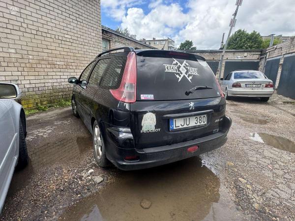 Melns Peugeot 206 2006 Kauņa, ar dzinēja tilpumu 1.56 L un nobraukumu 302 tūkst. km par 500 €, foto 3 vietnē AUTOMOTO.COM.LV