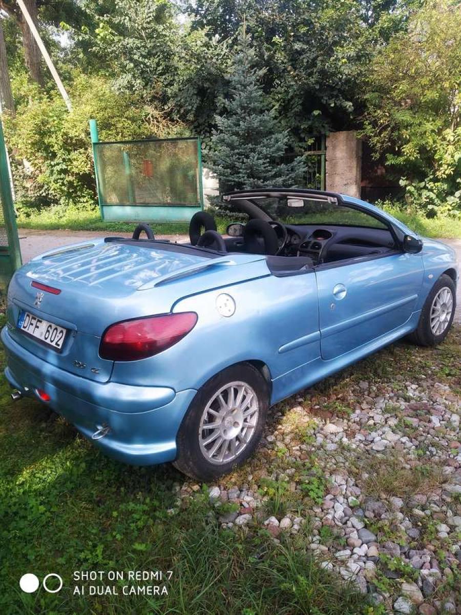 Blue Peugeot 206 2002 in Kaunas, with an engine capacity of 1.59 L and mileage of 227 thousand km for 1200 €, photo 5 on AUTOMOTO.COM.LV