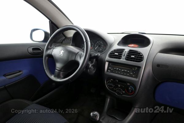 Zils Peugeot 206 2003 Tallina, ar dzinēja tilpumu 1.60 L un nobraukumu 139 tūkst. km par 799 €, foto 7 vietnē AUTOMOTO.COM.LV