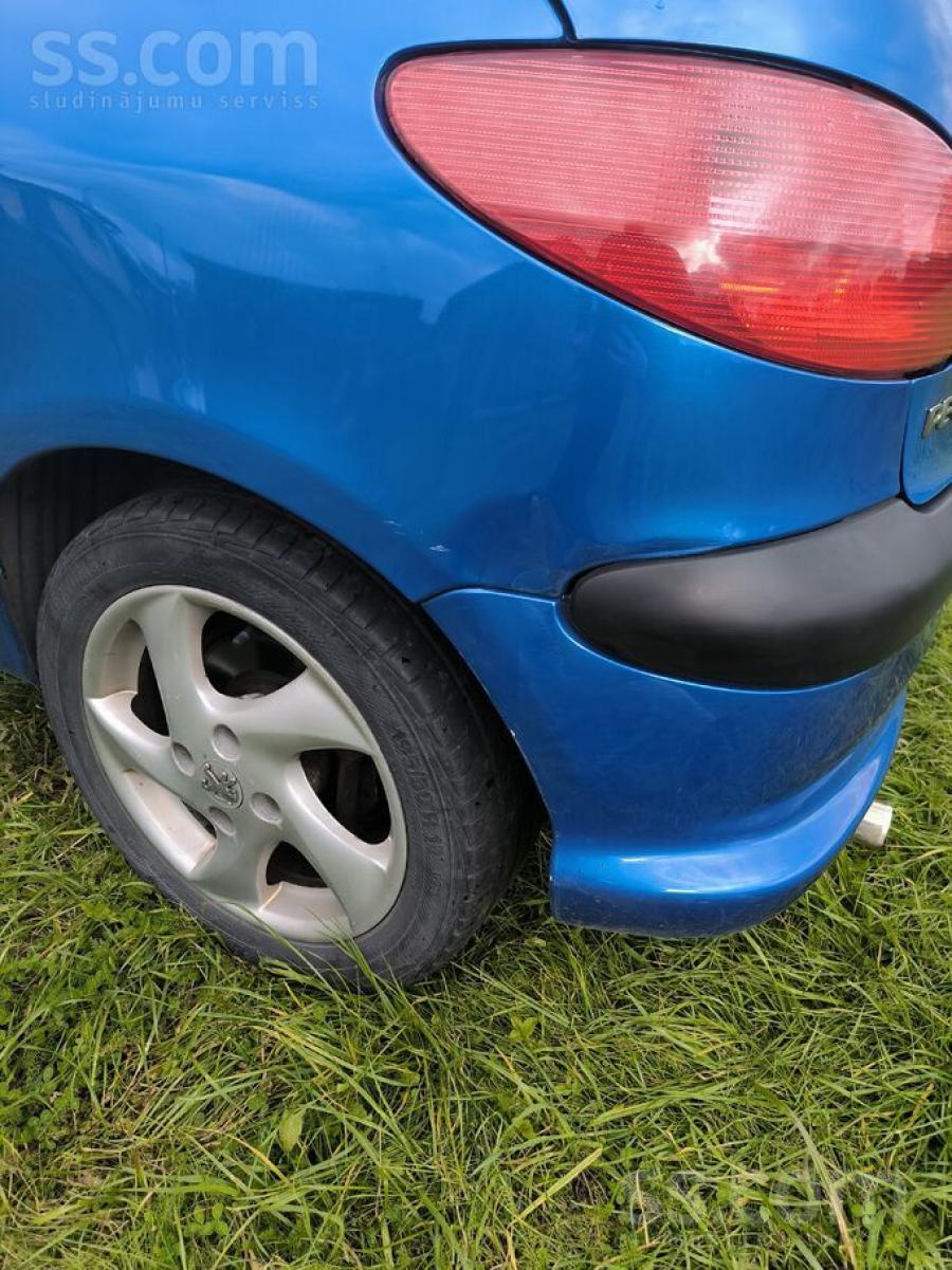 Zils Peugeot 206 2002 Jēkabpils, ar dzinēja tilpumu 1.60 L un nobraukumu 257 tūkst. km par 1450 €, foto 6 vietnē AUTOMOTO.COM.LV