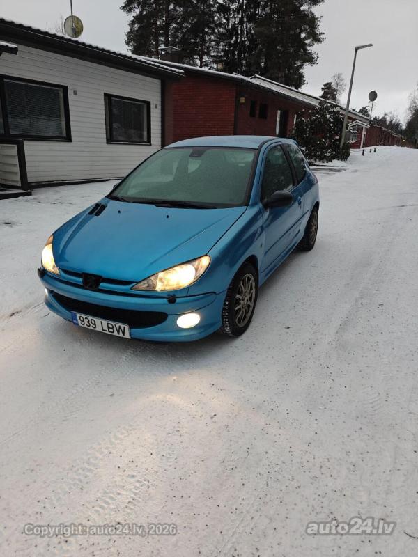 Zils Peugeot 206 2000 Tallina, ar dzinēja tilpumu 2.00 L un nobraukumu 252 tūkst. km par 2900 €, foto 3 vietnē AUTOMOTO.COM.LV