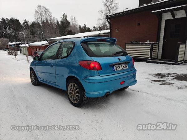 Zils Peugeot 206 2000 Tallina, ar dzinēja tilpumu 2.00 L un nobraukumu 252 tūkst. km par 2900 €, foto 4 vietnē AUTOMOTO.COM.LV