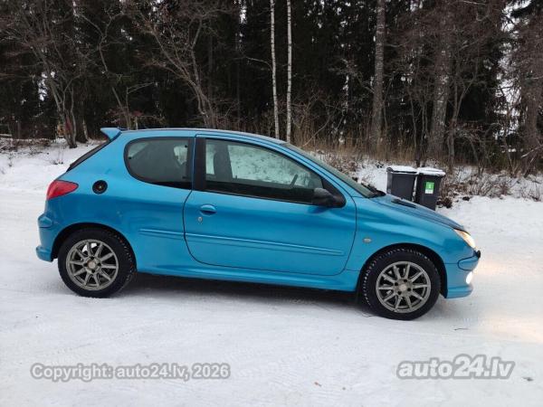 Zils Peugeot 206 2000 Tallina, ar dzinēja tilpumu 2.00 L un nobraukumu 252 tūkst. km par 2900 €, foto 5 vietnē AUTOMOTO.COM.LV