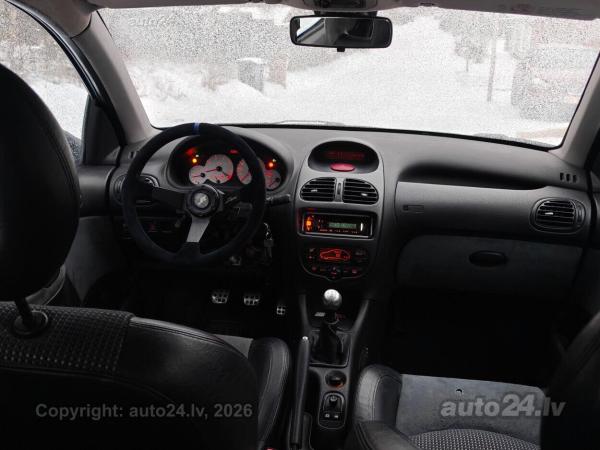 Zils Peugeot 206 2000 Tallina, ar dzinēja tilpumu 2.00 L un nobraukumu 252 tūkst. km par 2900 €, foto 8 vietnē AUTOMOTO.COM.LV
