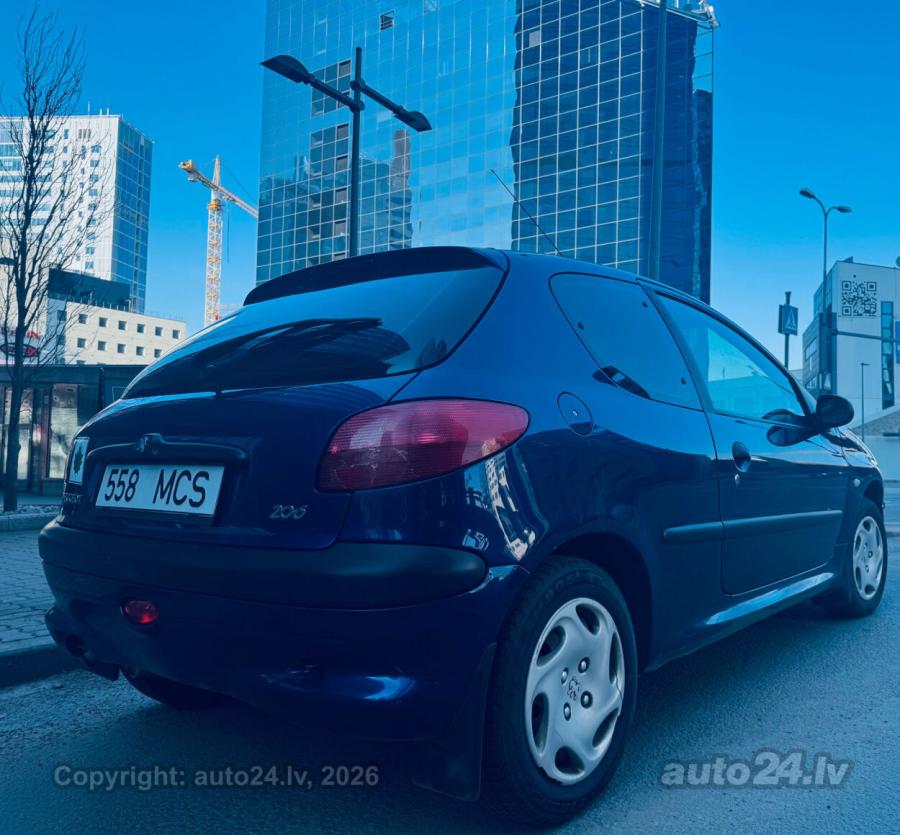 Zils Peugeot 206 2001 Tallina, ar dzinēja tilpumu 1.10 L un nobraukumu 125 tūkst. km par 1900 €, foto 2 vietnē AUTOMOTO.COM.LV