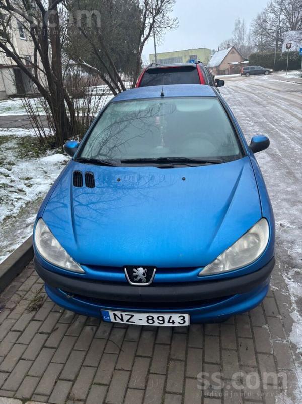 Blue Peugeot 206 2004 in Riga, with an engine capacity of 1.40 L and mileage of 210 thousand km for 850 €, photo 1 on AUTOMOTO.COM.LV