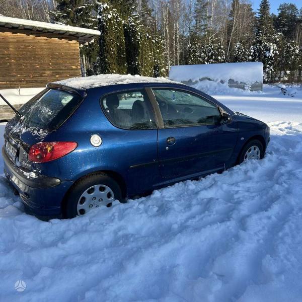 Zils Peugeot 206 2005 Molėtai, ar dzinēja tilpumu 1.40 L un nobraukumu 254 tūkst. km par 900 €, foto 3 vietnē AUTOMOTO.COM.LV