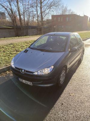 Blue Peugeot 206 2007 in Riga, with an engine capacity of 1.40 L and mileage of 189 thousand km for 1450 €, photo 2 on AUTOMOTO.COM.LV