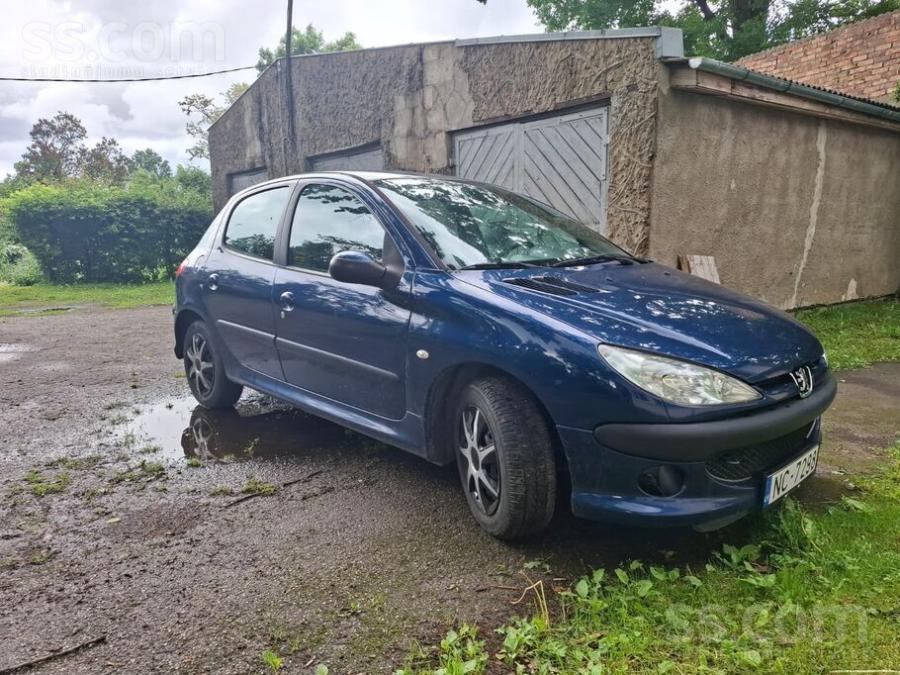 Blue Peugeot 206 2007 in Riga, with an engine capacity of 1.40 L and mileage of 153 thousand km for 1200 €, photo 4 on AUTOMOTO.COM.LV