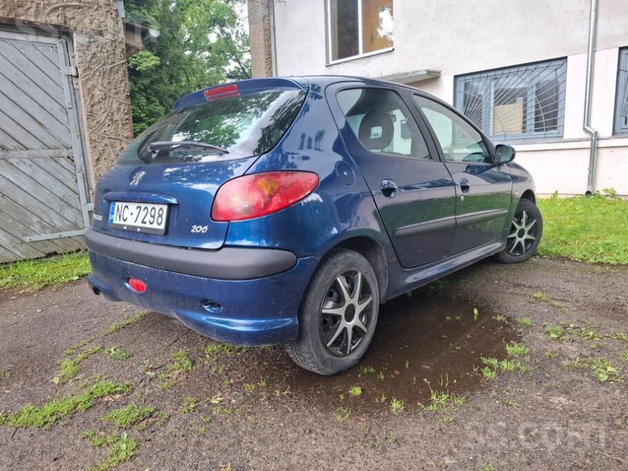 Blue Peugeot 206 2007 in Riga, with an engine capacity of 1.40 L and mileage of 153 thousand km for 1200 €, photo 5 on AUTOMOTO.COM.LV