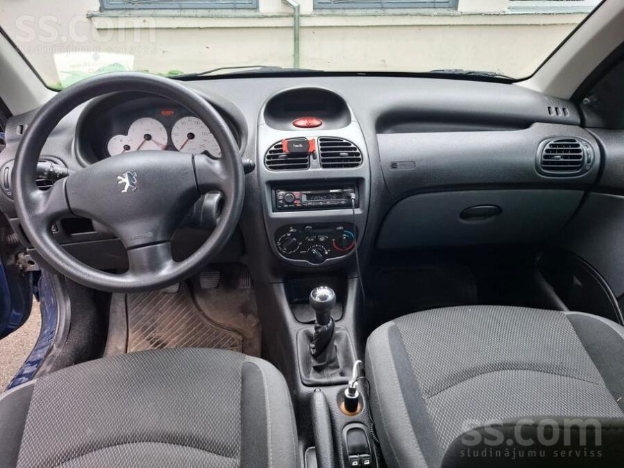Blue Peugeot 206 2007 in Riga, with an engine capacity of 1.40 L and mileage of 153 thousand km for 1200 €, photo 8 on AUTOMOTO.COM.LV