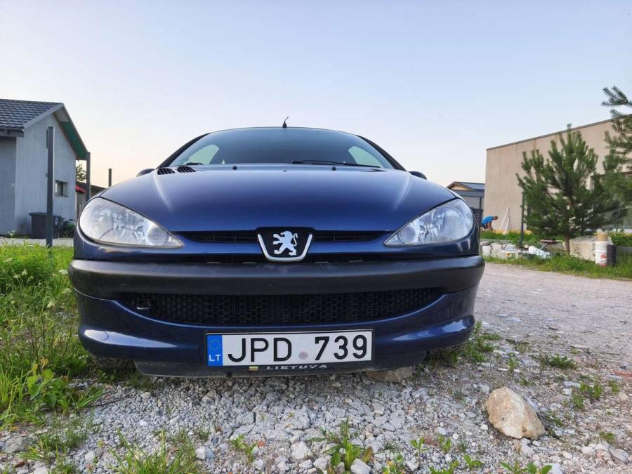Blue Peugeot 206 2007 in Vilnius, with an engine capacity of 1.40 L and mileage of 264 thousand km for 1050 €, photo 8 on AUTOMOTO.COM.LV