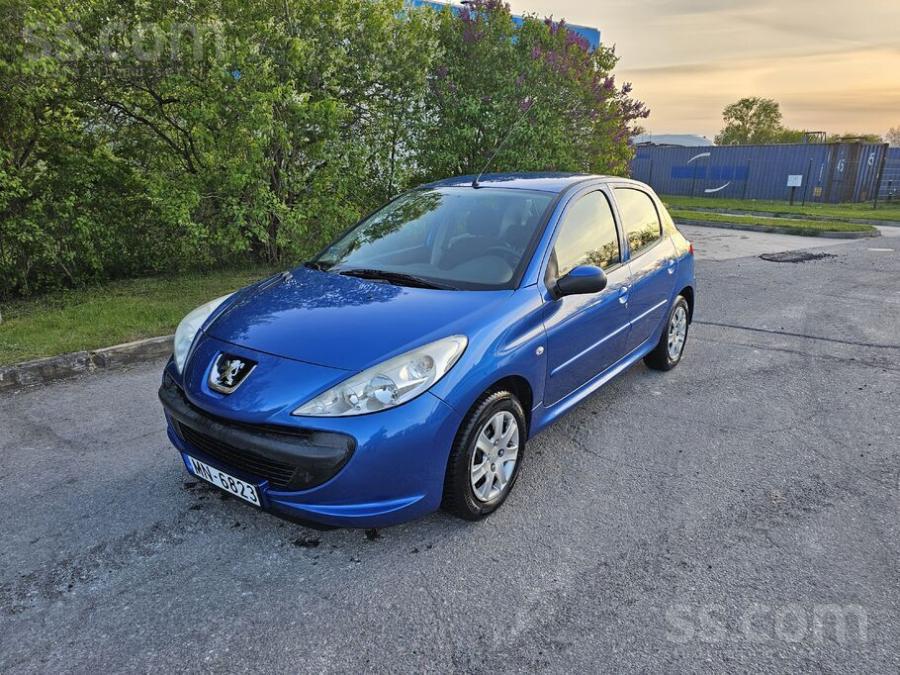 Zils Peugeot 206 2011 Rīga, ar dzinēja tilpumu 1.40 L un nobraukumu 138 tūkst. km par 2490 €, foto 1 vietnē AUTOMOTO.COM.LV