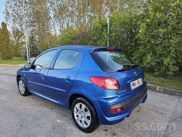 Zils Peugeot 206 2011 Rīga, ar dzinēja tilpumu 1.40 L un nobraukumu 138 tūkst. km par 2490 €, foto 4 vietnē AUTOMOTO.COM.LV