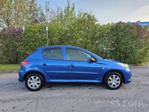 Zils Peugeot 206 2011 Rīga, ar dzinēja tilpumu 1.40 L un nobraukumu 138 tūkst. km par 2490 €, foto 7 vietnē AUTOMOTO.COM.LV