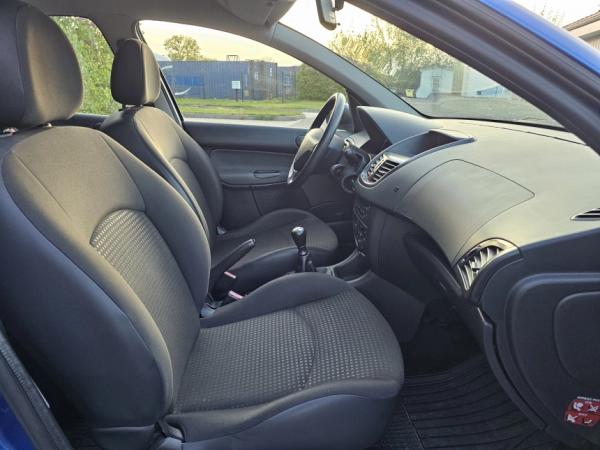 Blue Peugeot 206 2011 in Riga, with an engine capacity of 1.40 L and mileage of 137 thousand km for 2690 €, photo 7 on AUTOMOTO.COM.LV