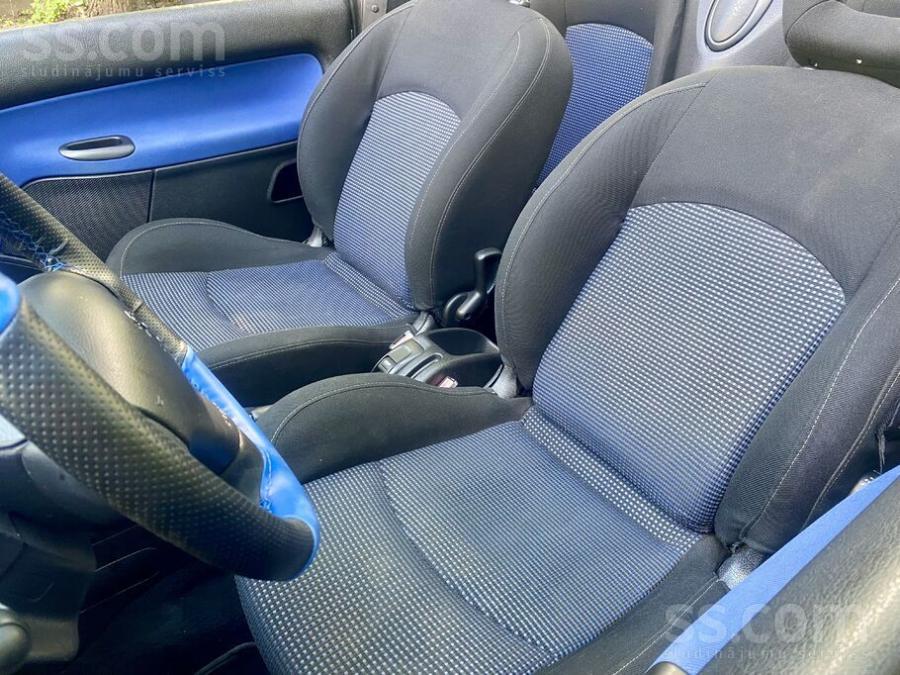 Peugeot 206 2001 Rīga, ar dzinēja tilpumu 1.60 L un nobraukumu 223 tūkst. km par 1690 €, foto 15 vietnē AUTOMOTO.COM.LV