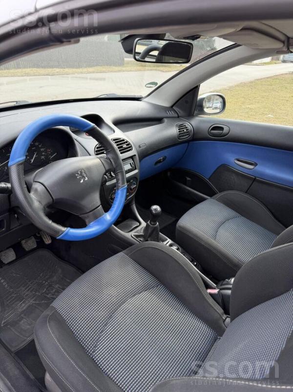 Peugeot 206 2001 in Ventspils, with an engine capacity of 1.60 L and mileage of 222 thousand km for 1690 €, photo 8 on AUTOMOTO.COM.LV
