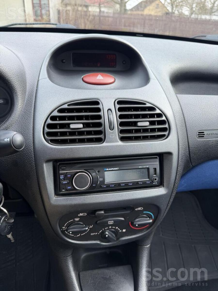 Peugeot 206 2001 Ventspils, ar dzinēja tilpumu 1.60 L un nobraukumu 222 tūkst. km par 1690 €, foto 18 vietnē AUTOMOTO.COM.LV