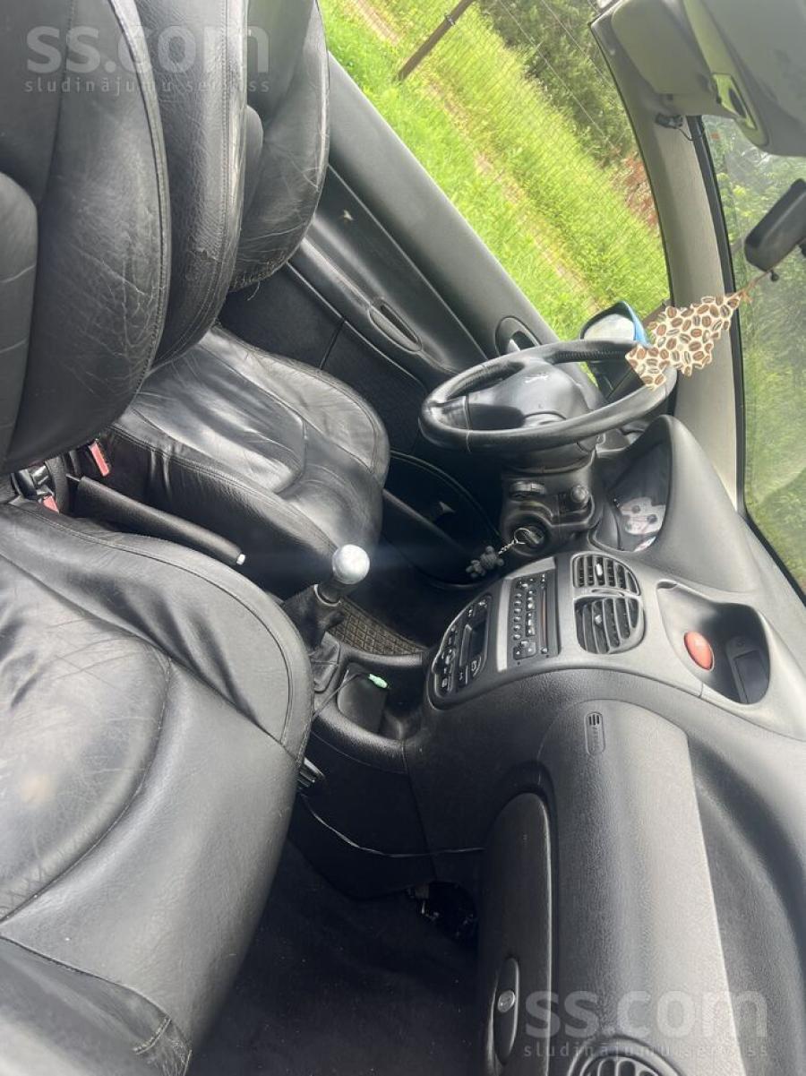 Peugeot 206 2002 in Jekabpils, with an engine capacity of 1.60 L and mileage of 240 thousand km for 1500 €, photo 12 on AUTOMOTO.COM.LV