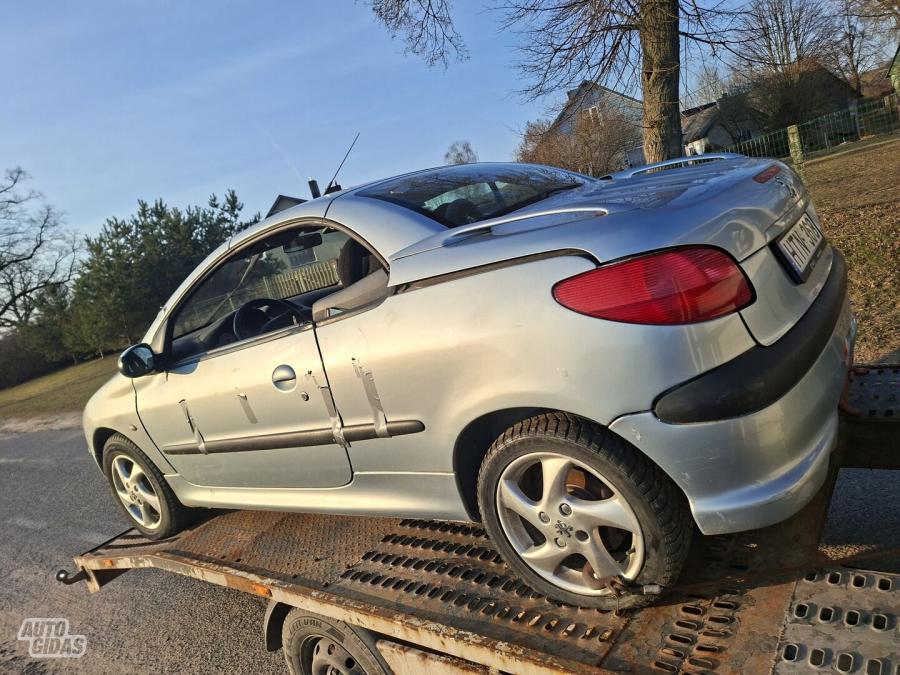 Peugeot 206 2004 Jurbarkas, ar dzinēja tilpumu 1.80 L un nobraukumu 25 tūkst. km par 600 €, foto 3 vietnē AUTOMOTO.COM.LV