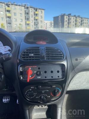 Пежо 206 2001 в Рига, объемом двигателя 2.00 л и пробегом 256 тыс. км за 1600 €, фото 5 на AUTOMOTO.COM.LV